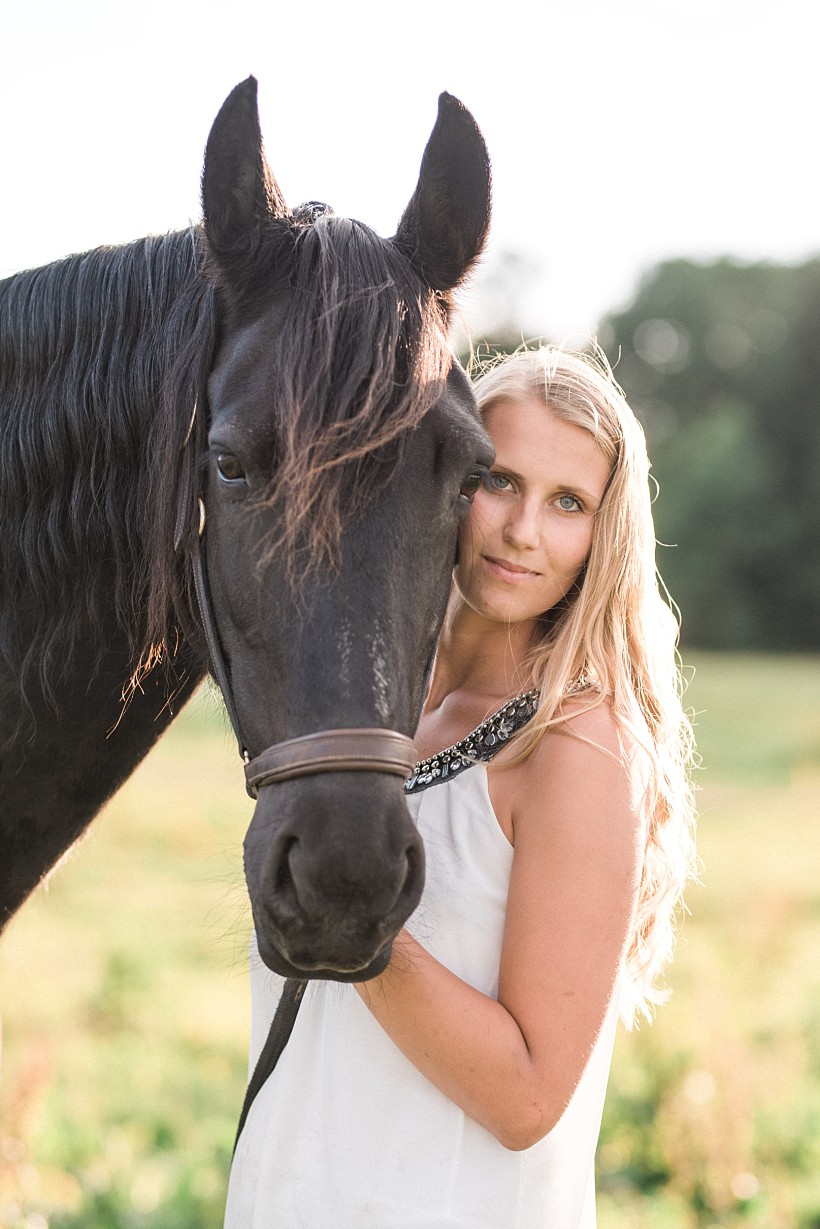 Pärchenshooting und Fotoshooting mit Pferd • Antonia, Simon & Lilly ...